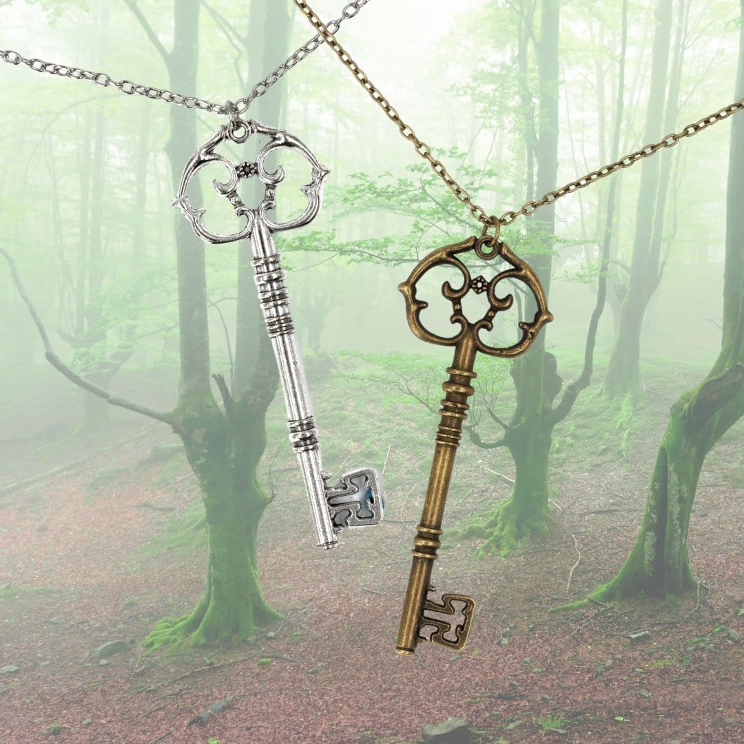 The Bullish Store Women's Antique Key Pendant Necklace (Aged Brass Ton